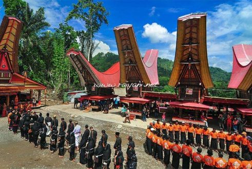 Senandung Ma’badong dalam upacara Rambu solo Toraja.
